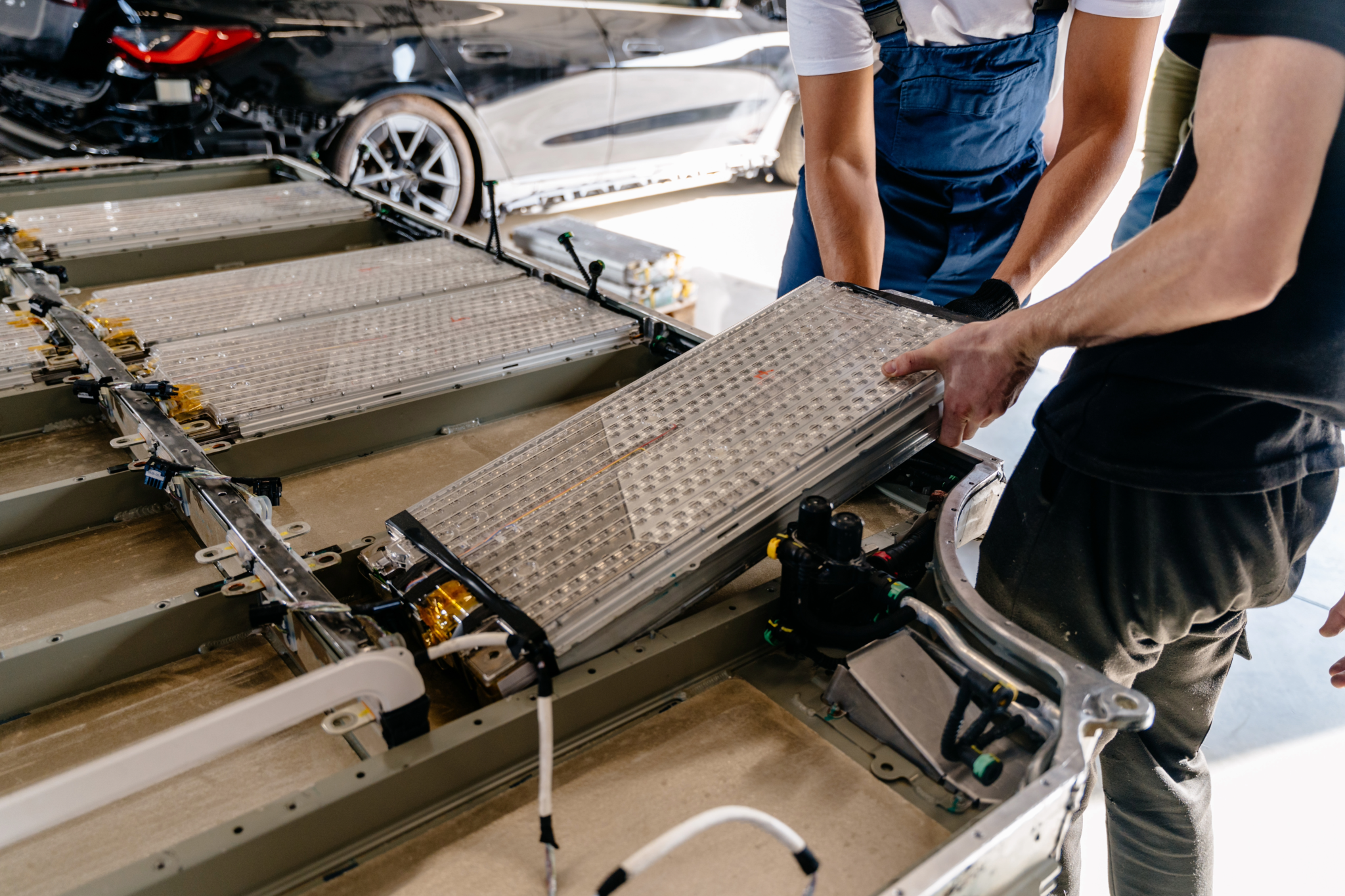 Embedded Electronics in EV Battery Management and Powertrain Systems ...